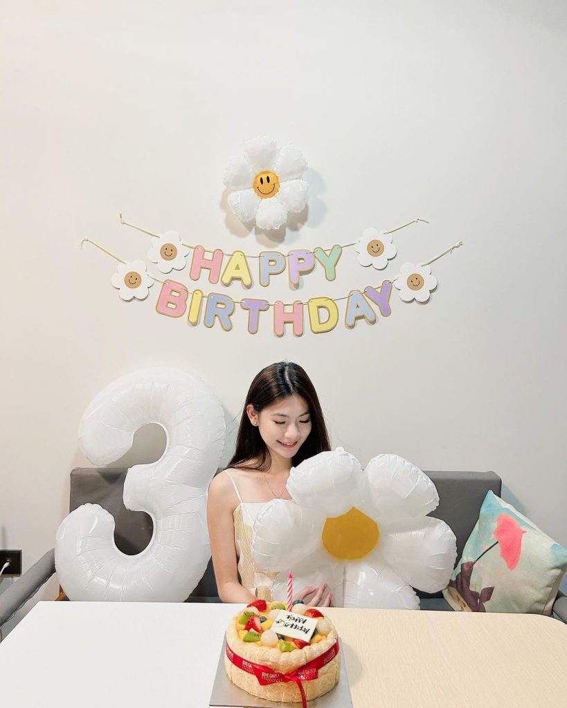 ♡🦄🍗我在人民广场吃着炸鸡 (@kelkelzzz) - Instagram - Storify photos and videos ...